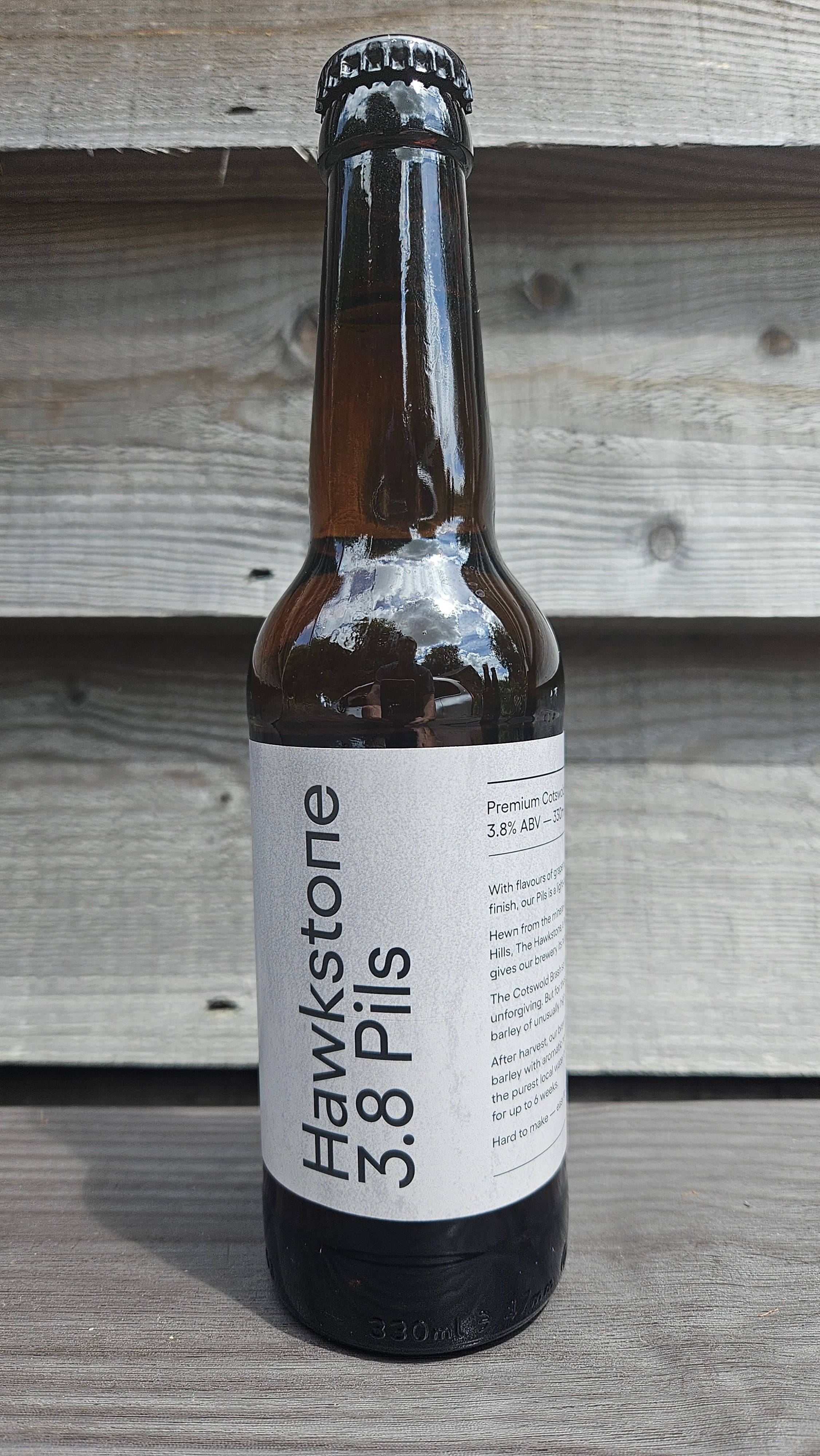 Islas Bar - Hawkstone 3.8 Pils 330ml 3.8%